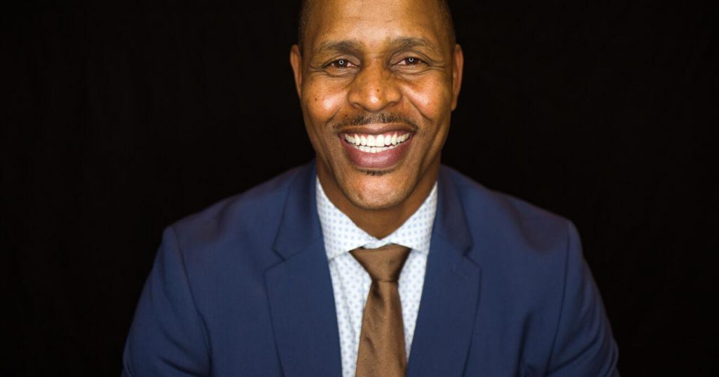 Former NFL player gives back to community - Our History Makers